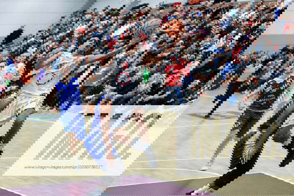 Barmer 2. Basketball Bundesliga ProB, Rheinstars Koeln vs. TKS 49ers ...