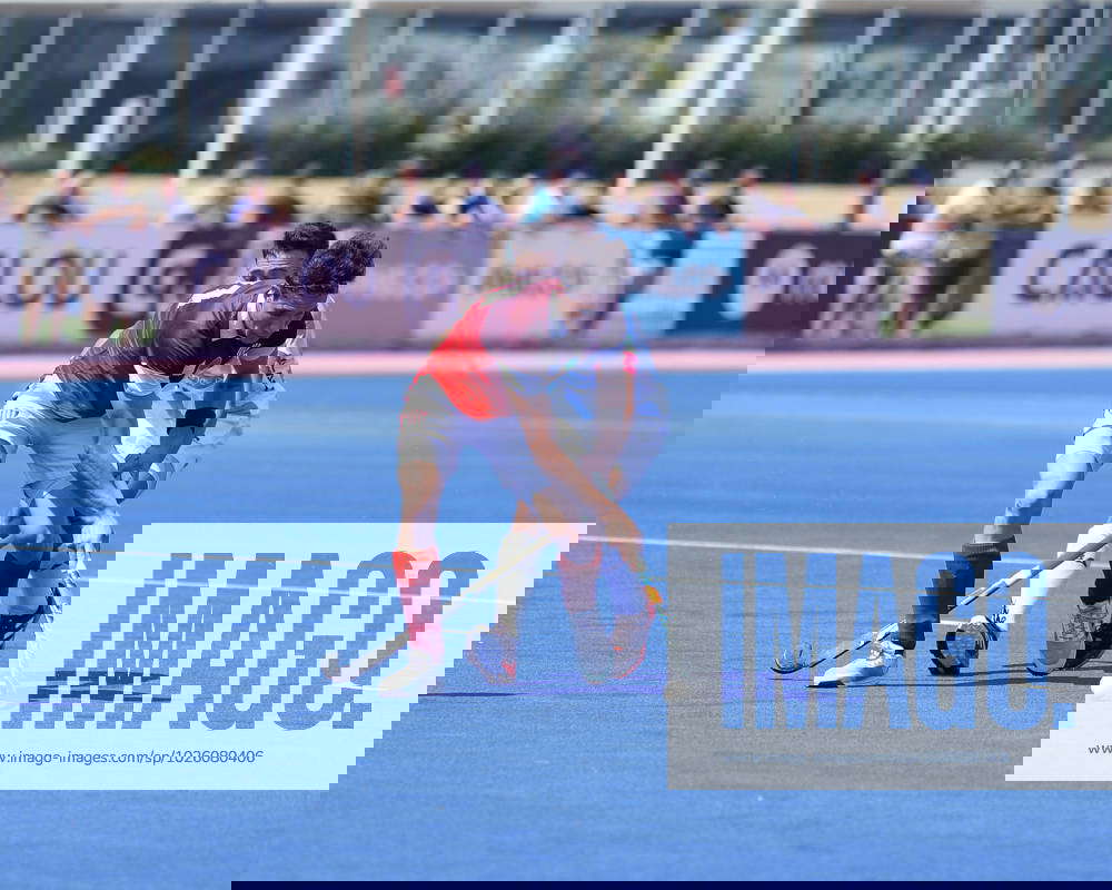 Metro Hockey 2023 Men Lucas Toscani of Banco Provincia defends the ball ...