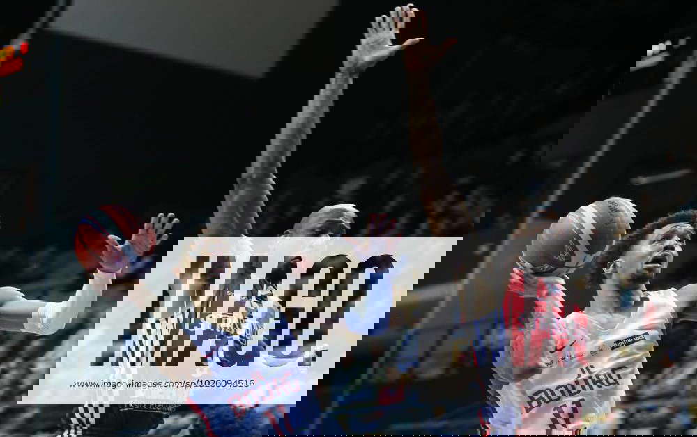 Jordan FLOYD of JL BOURG-EN-BRESSE and DeAndre LANSDOWNE during the ...