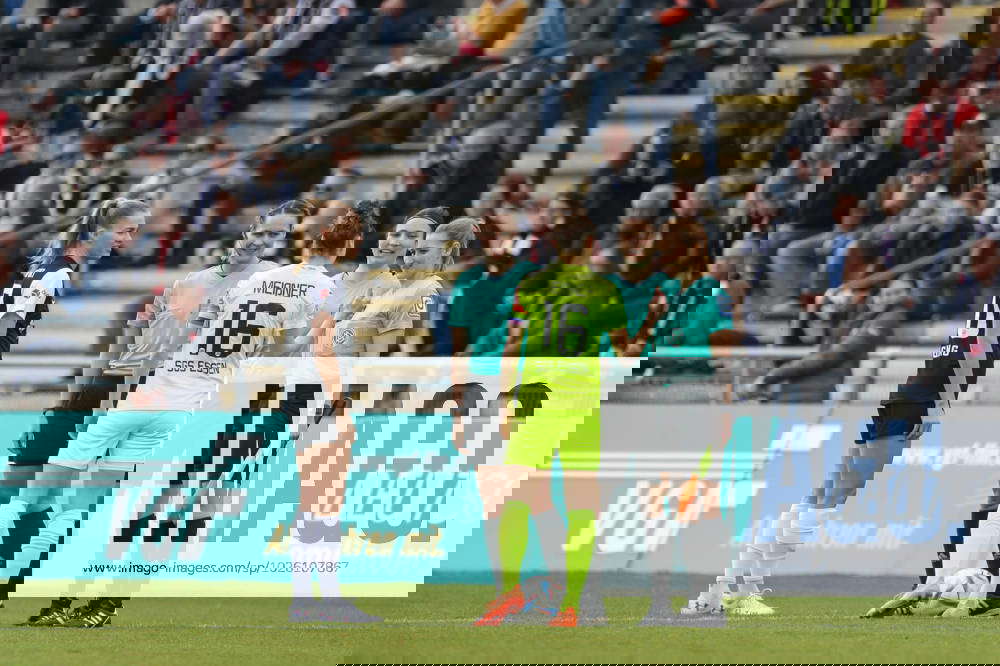 Laura Freigang (Eintracht Frankfurt, 11), Angelika Soeder ...