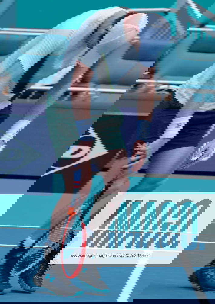 Andy Murray from Great Britain walks with his head down afte20missing a ...