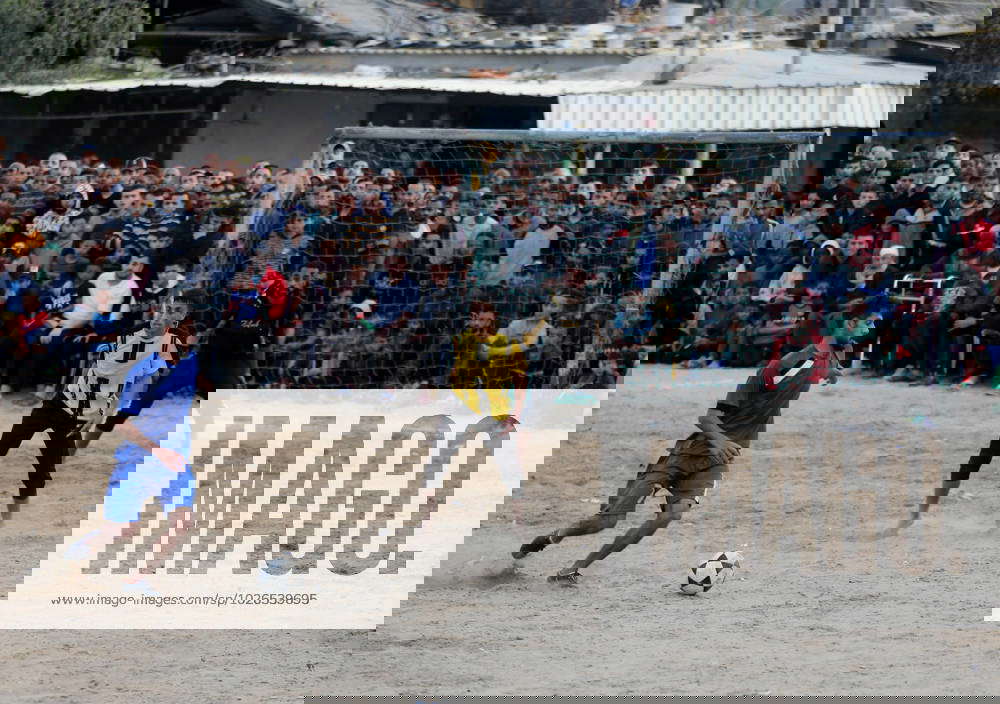Gaza, Palestine: Palestinian youths play football during the holy month ...