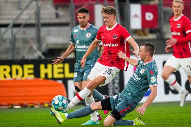 ALKMAAR lr Sven Mijnans of AZ Alkmaar, Sander van der Streek of FC Utrecht during the round of