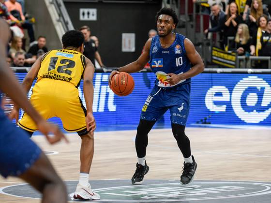 James Batemon Hakro Merlins Crailsheim, 10 MHP Riesen Ludwigsburg vs ...