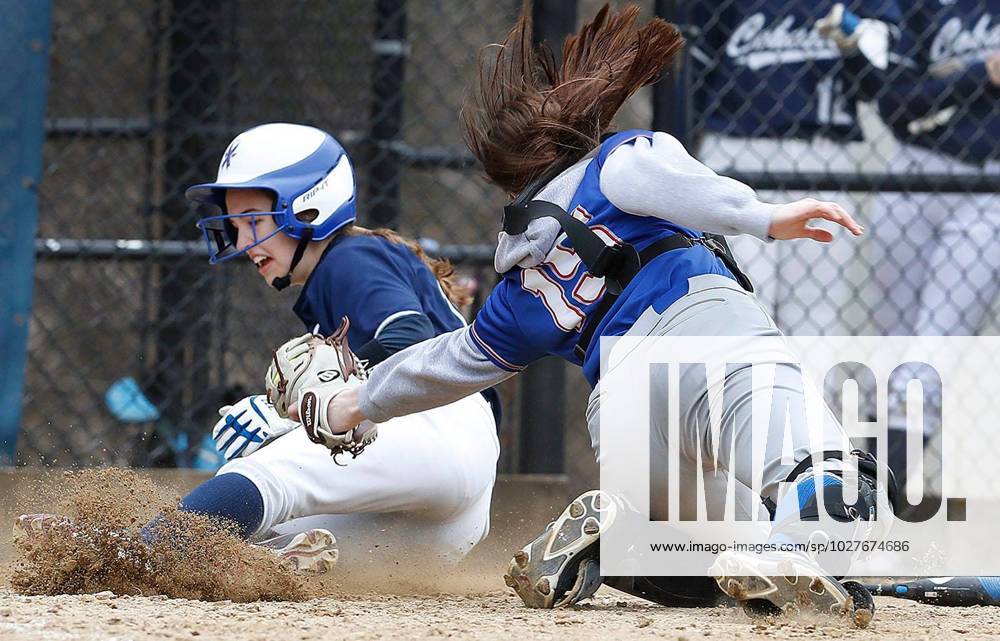 Syndication: The Patriot Ledger Skipper Casey Nichols at right tries to ...