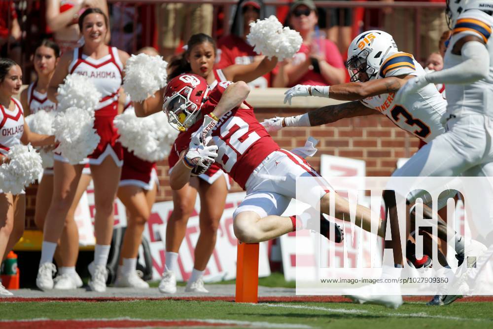 Syndication: The Oklahoman Oklahoma s Gavin Freeman (82) scores a ...