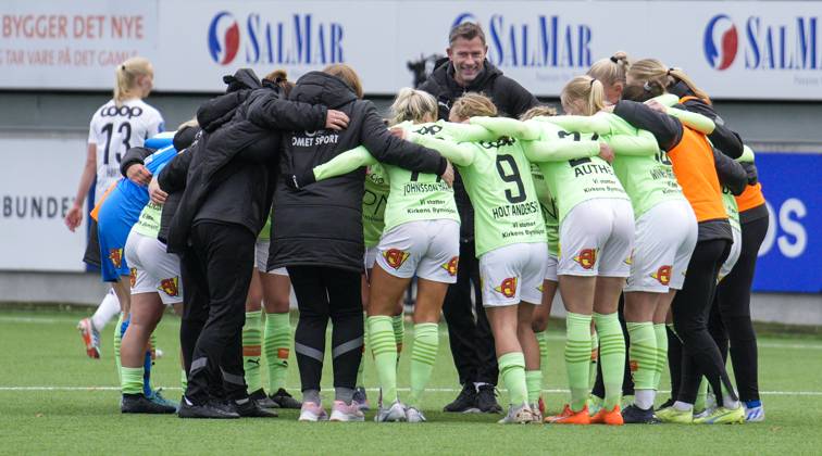 Toppserien fotball 2023: Rosenborg-LSK Kvinner Trondheim 20230422. Rosenborgs Anna Josendal (t.v