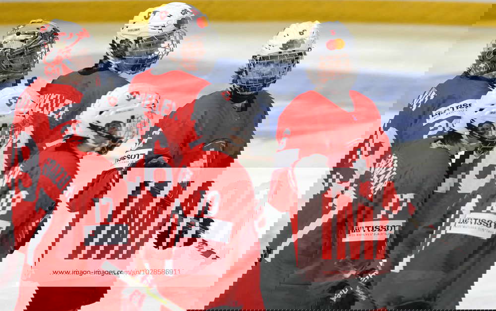 V l n r Goalkeepers Ewan Huet, Eric Schneller, Jamiro Reber, SUI ...