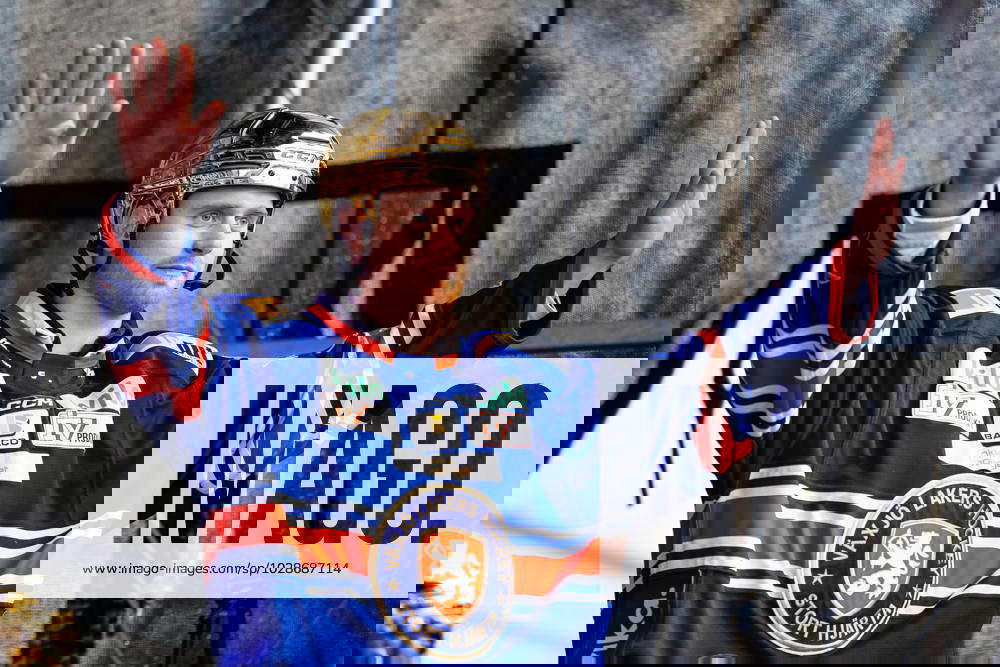 Groundskeeper Adam Ahman during Växjös gold celebration on in