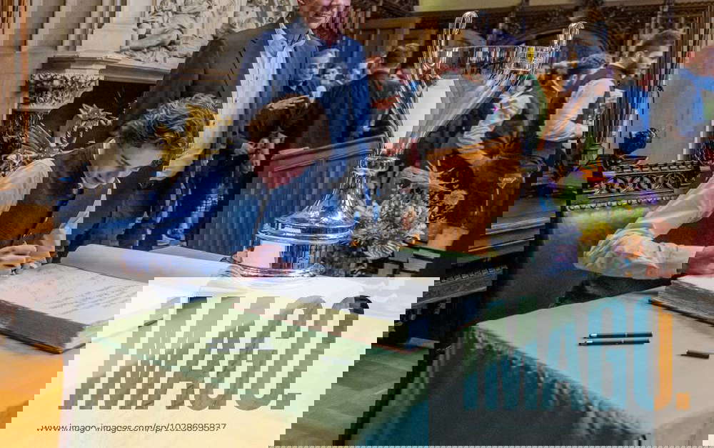 Veit Oswald EHC Red Bull Munich, 27 and Dieter Reiter Mayor of the City ...