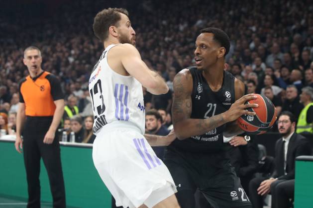PARTIZAN vs REAL MADRID JAMES NUNNALLY Dzejms Naneli kosarkas Partizana ...