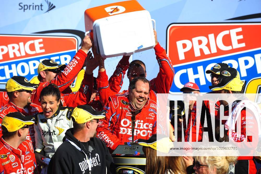 NASCAR, Motorsport, USA Sprint Cup Series: Price Chopper 400 Oct. 4 ...