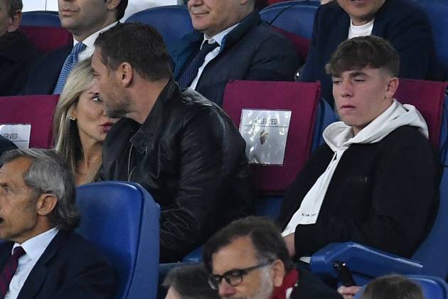 Former Roma player Francesco Totti with new partner Noemi Bocchi and ...