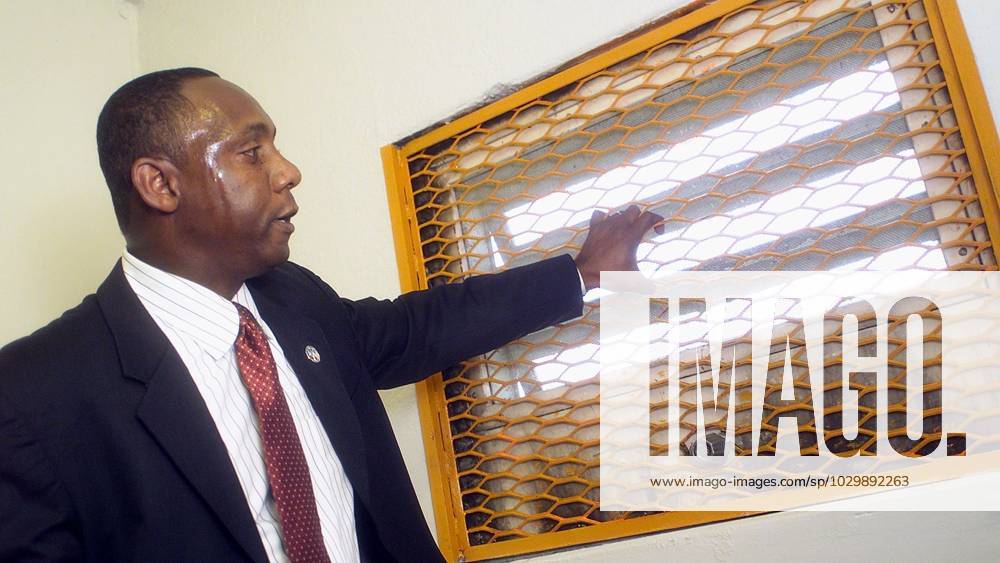 News: Christopher B. Epps 2003; Sweat rolling down his face ...