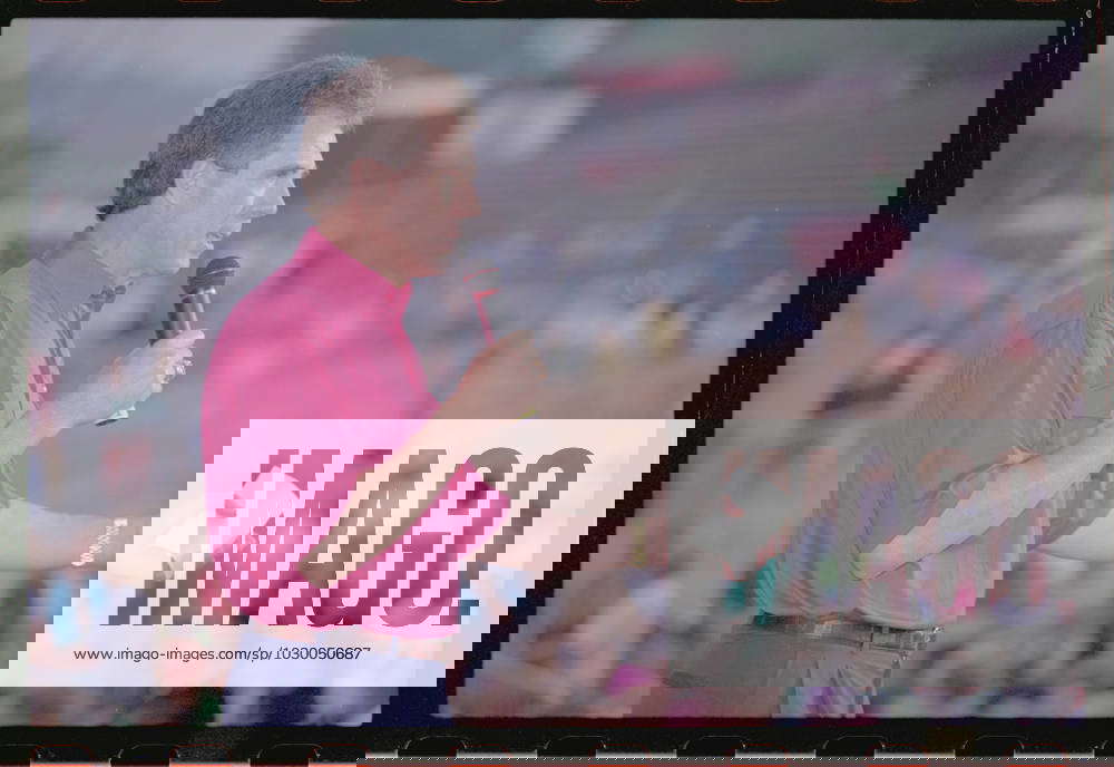 Fan Fair - 1994 06 08 1994: Nashville, Tennessee, USA: Announcements ...