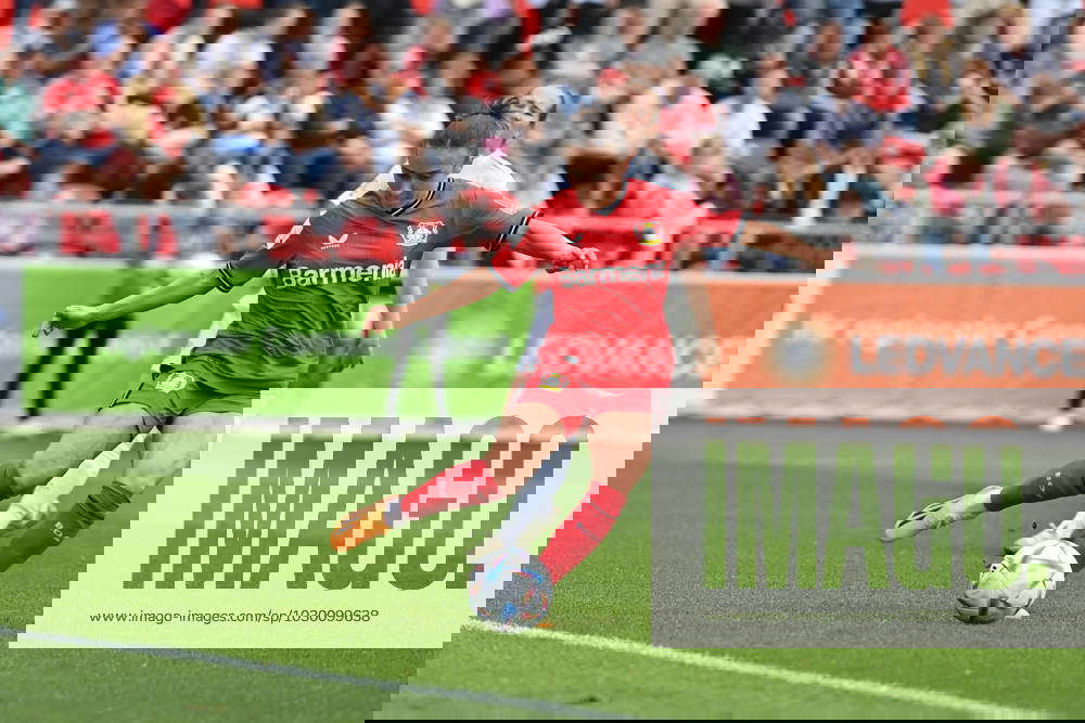 Lara Marti B04, 30 plays the ball, 20 05 2023, Leverkusen Germany , Football, Flyeralarm Frauen