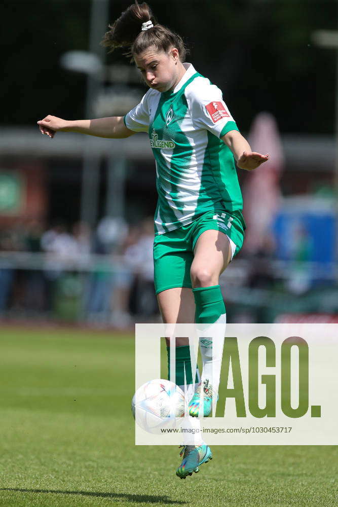 v li Chiara Hahn SV Werder Bremen, 21 cut-out, single image, full body ...