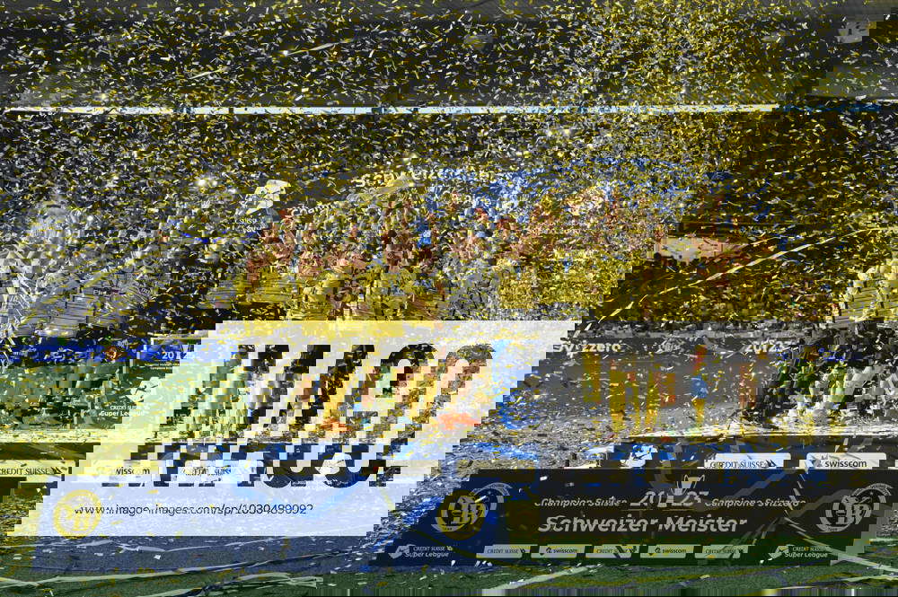 YB players cheer with cup and medal, BSC Young Boys FC Winterthur ...