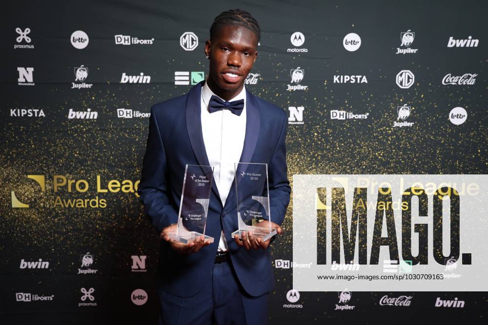 Beveren s Barry Thierno poses with the Best scorer and Best player of ...