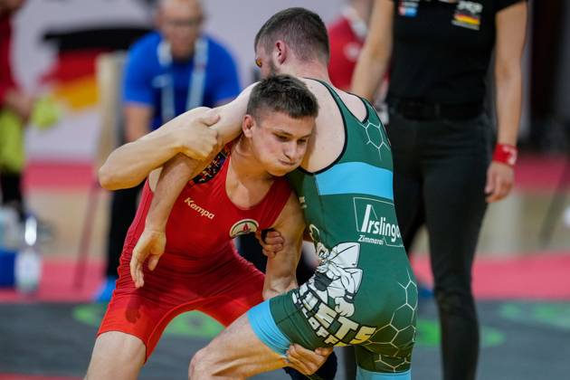 Leon Diogo Fernandes Zinser KSV Rimbach, class 57 kg, blue is the ...