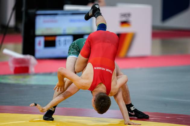 Leon Diogo Fernandes Zinser KSV Rimbach, class 57 kg, blue is the ...