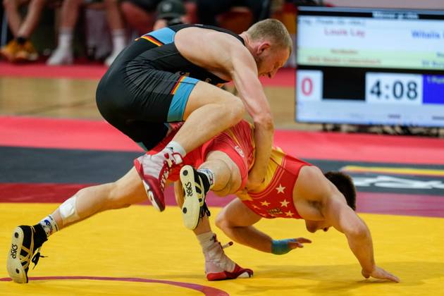 Louis Lay SVG Nieder Liebersbach, red in action, fighting, fighting in ...