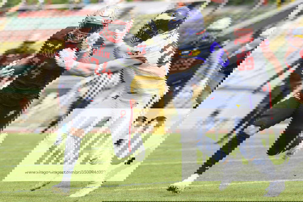 Tim Schulz Berlin Thunder, 24, Nikolaus Huszar Vienna Vikings, 27, duel ...