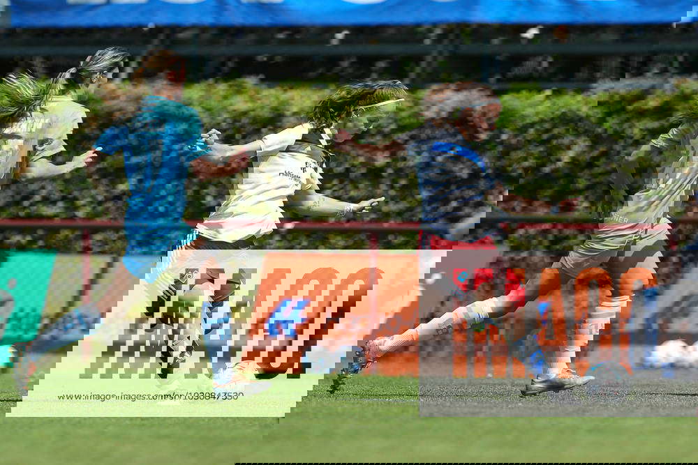 v.li.: Stephanie Gerken (FC Viktoria 1889 Berlin, 21) und Larissa ...