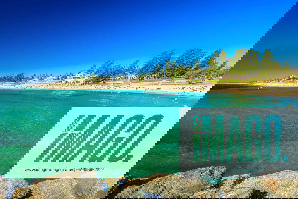 Sup Surf at Cottesloe Beach Cottesloe, Western Australia - Jan 2, 2018 ...