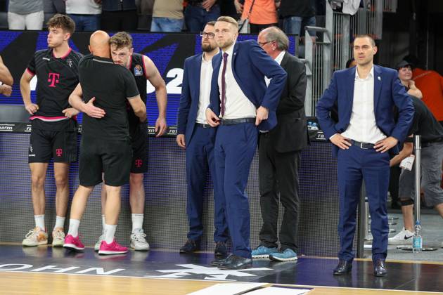 disappointment of head coach Tuomas Lisalo Telekom Baskets Bonn about ...
