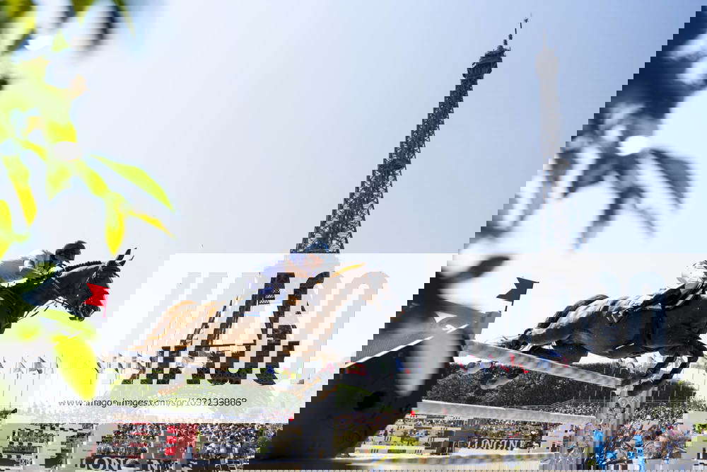 Christian Ahlmann (Ger) Otterongo Alpha Z JUMPING : Longines Paris ...