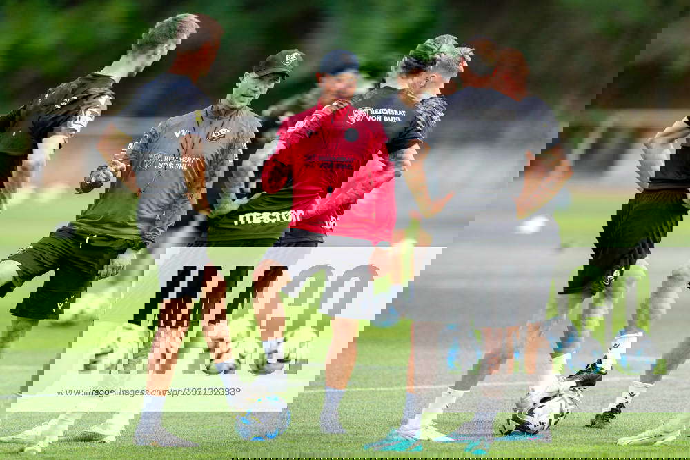 f l Tim Knipping new signing, SVS, 4 , Danny Galm coach, head coach ...