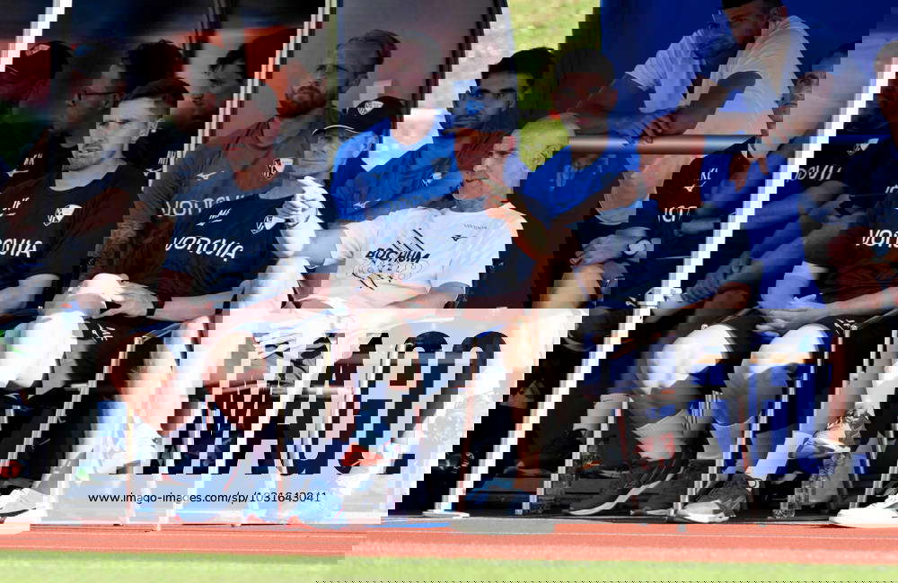 v re , Coach Thomas Letsch VfL Bochum , Co Coach Markus Feldhoff VfL ...