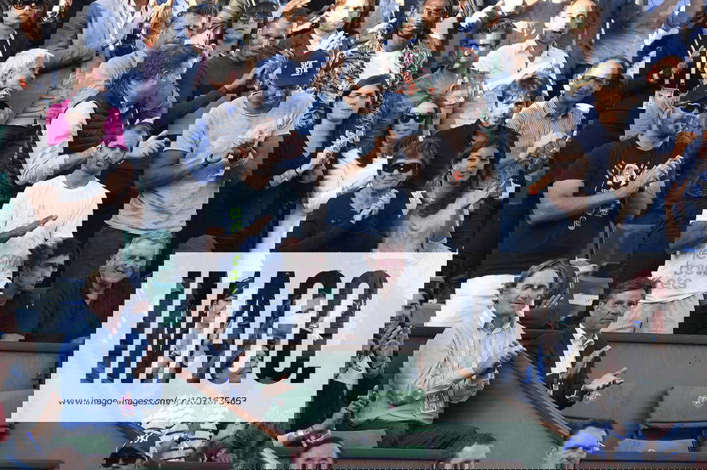 Roland Garros - CelebritÃ s - Paris Thierry Ascione, Enzo Tsonga, Didier Tsonga, Evelyne Tsonga et