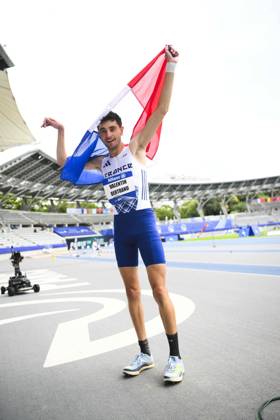 Joie de Valentin Bertrand - Finale saut en longueur T37 Hommes PARA ...
