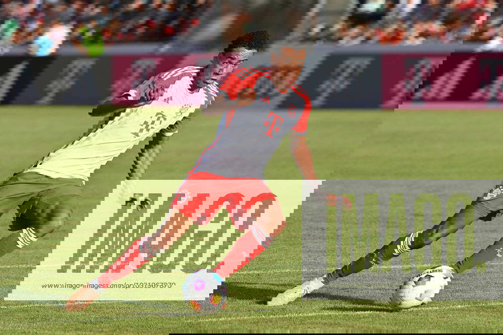 Jamal MUSIALA Bayern Muenchen action,single action,single picture,crop ...