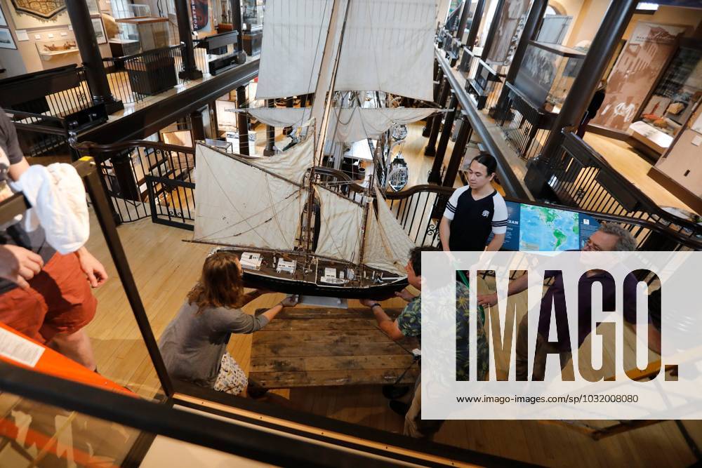 Syndication: SouthCoastToday.com From left, Melanie Correia ...