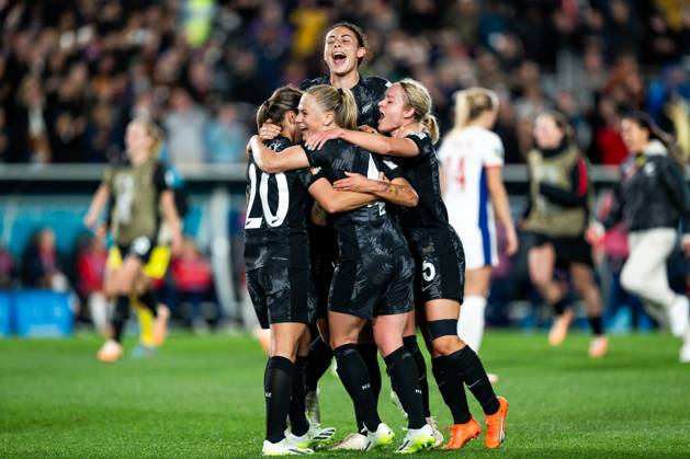 Indiah Paige Riley, CJ Bott, Michaela Foster and Claudia Bunge of New ...