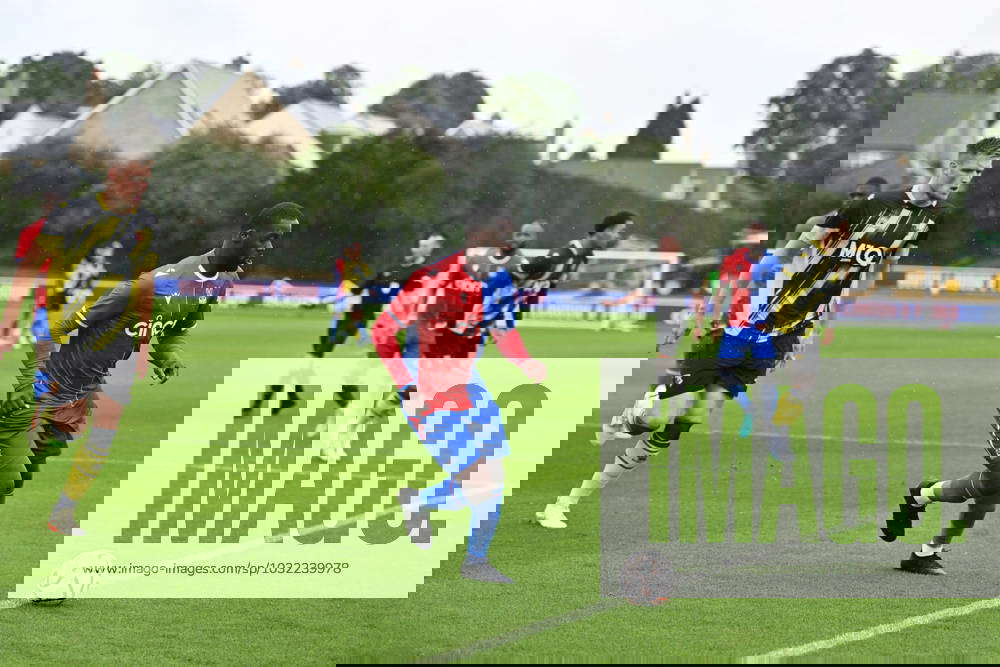 BECKENHAM, ENGLAND - JULY 22: Jeffrey Schlupp of Crystal Palace scoring ...