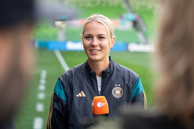 Merle Frohms Germany, 01 at ZDF interview, AUS, MD 1 pitch inspection ...