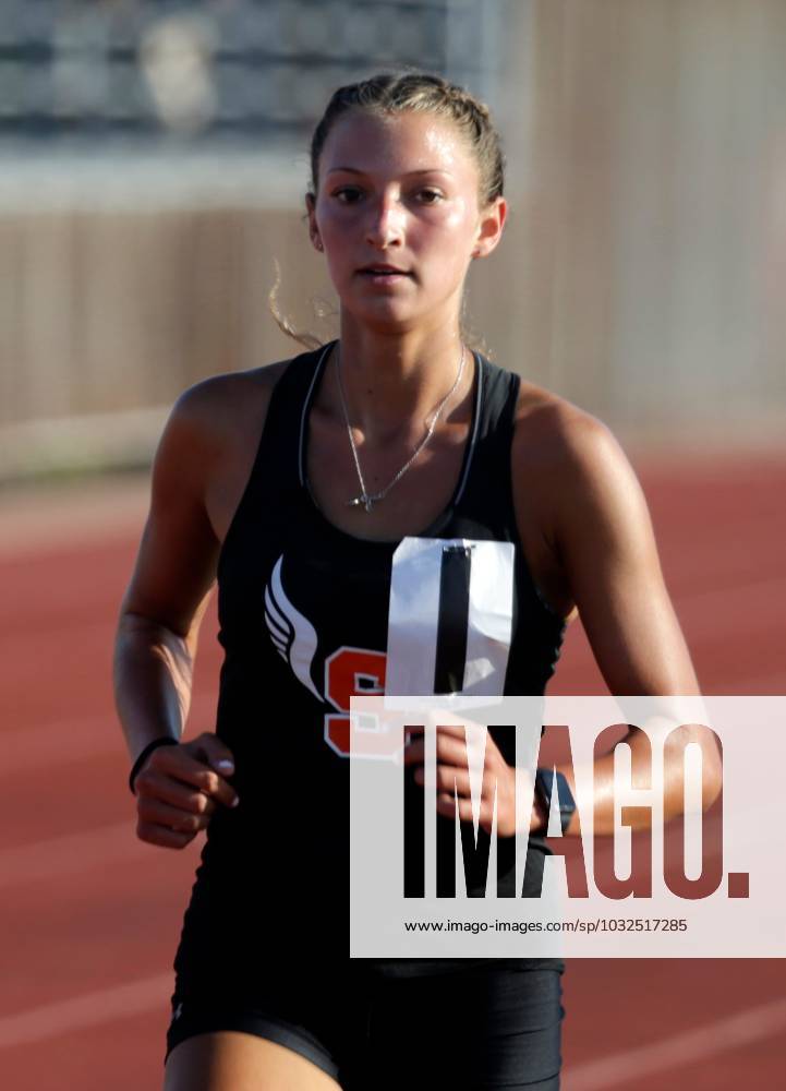 Syndication: Sarasota Herald-Tribune Ella Menke of Sarasota wins the ...