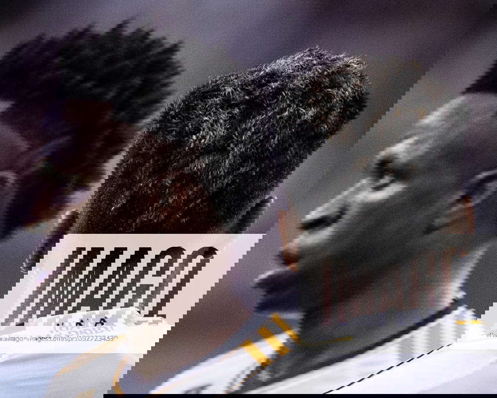 Real Madrid x Barcelona Vini Jr and Rodrygo (Real Madrid) in action ...