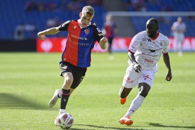 Anton Kade, FCB, re Souleymane Diaby, FCW, FC Basel FC Winterthur ...