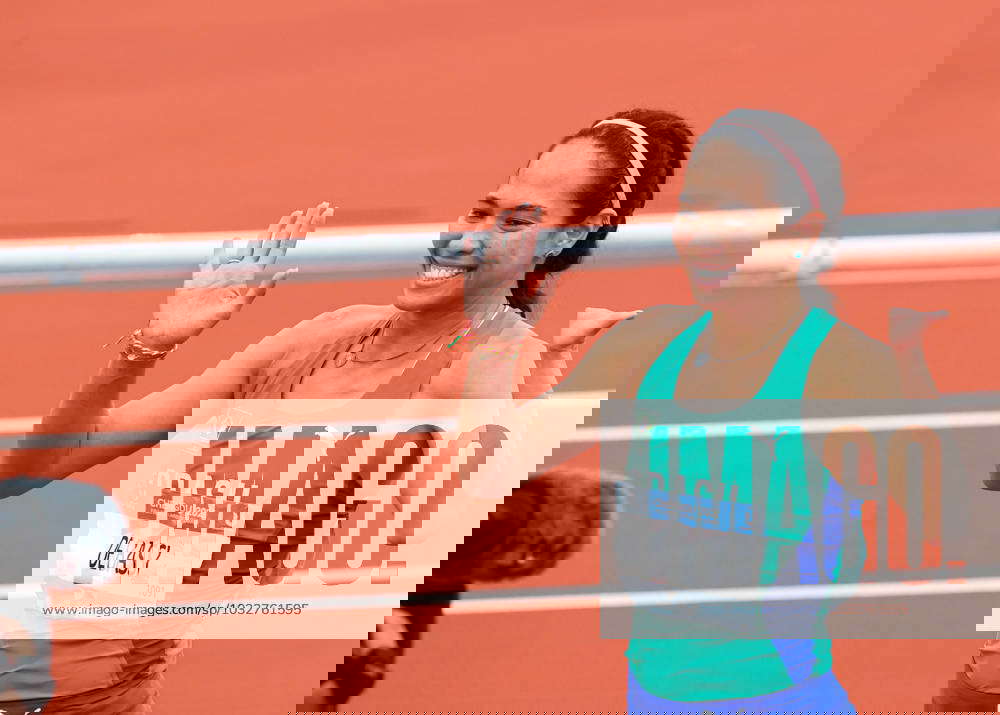 (230801) -- CHENGDU, Aug. 1, 2023 -- Anny Caroline De Bassi of Brazil ...