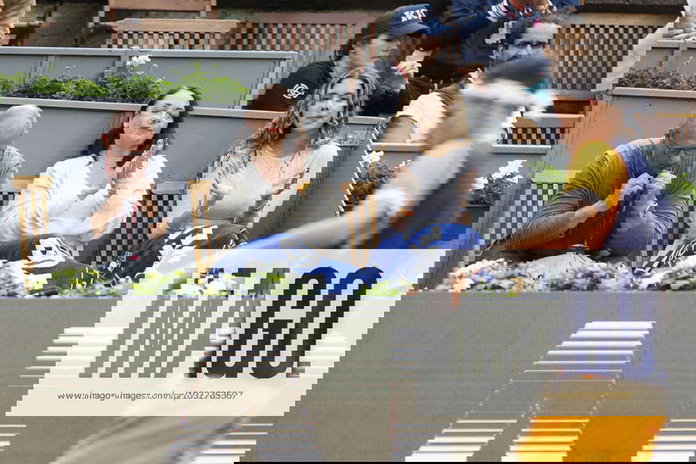 Daniel Altmaier team in the players box, father Yuri, mother Galina and ...