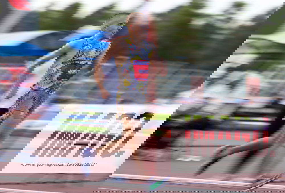 Runner Crapped Pants