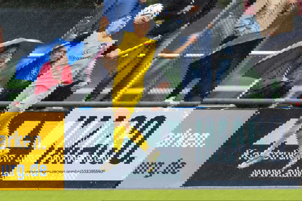 Jan Elias Rahn 8, SG Sonnenhof Grossaspach on the sidelines GER, FV ...