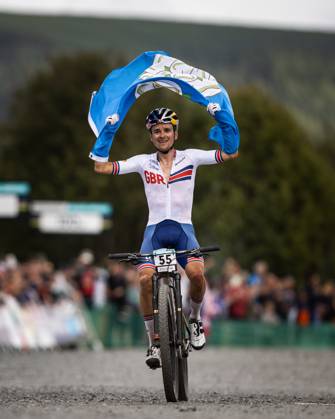 Cyclist Thomas Pidcock wins the World Mountain Bike Championships in ...
