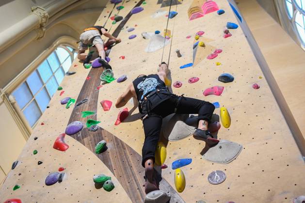 Climbing District Saint Lazare a Paris. ESCALADE : Climbing District ...