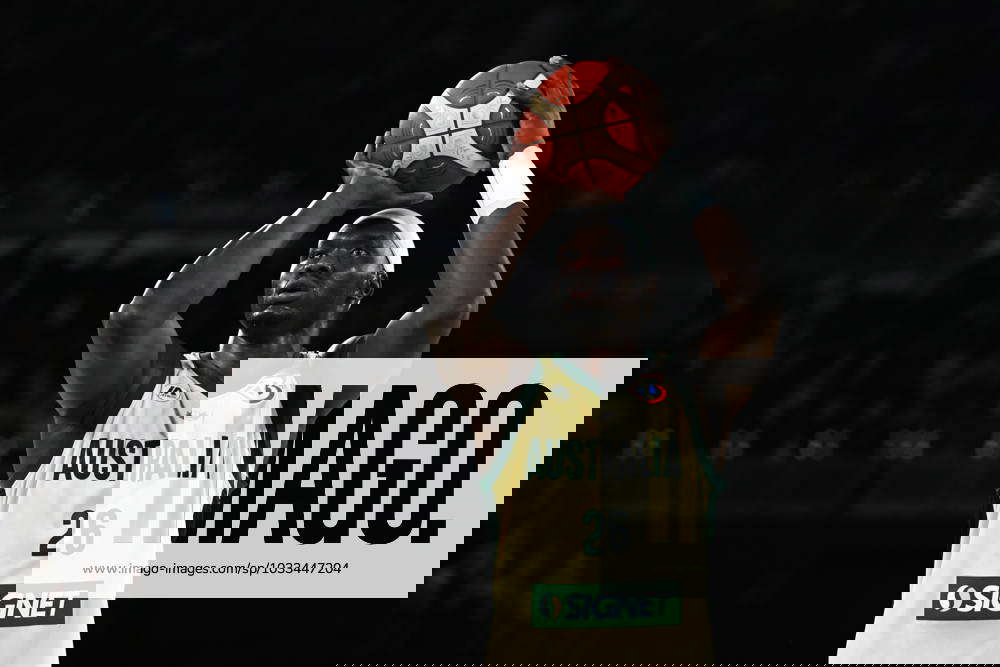 BASKETBALL AUSTRALIA SOUTH SUDAN, Duop Reath of Australia shoots a free ...